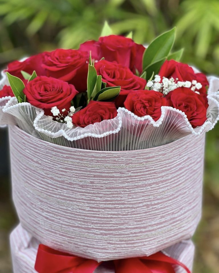 Outstanding Rose Bouquet – Florasol Belize
